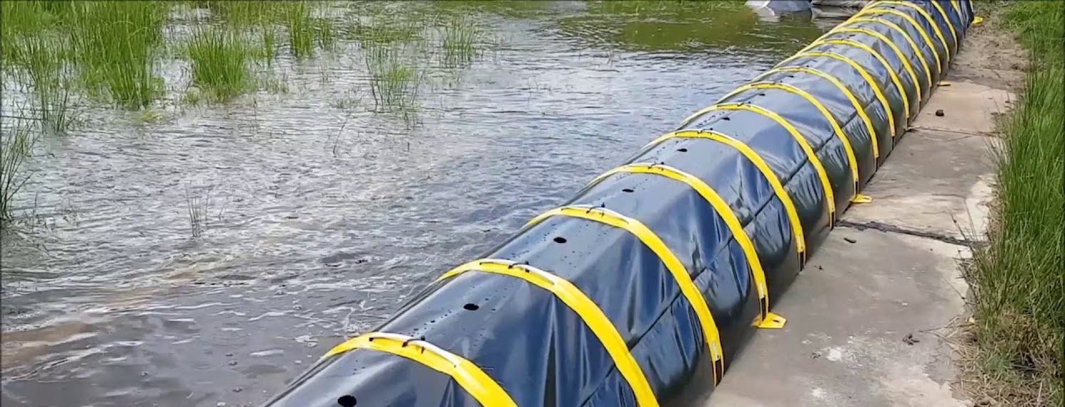 Inflatable flood barrier | Water filled flood barrier｜Flood guard bag ...